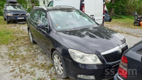 Blue Skoda Octavia 2009 in Ogre, with an engine capacity of 2.00 L and mileage of 352 thousand km for 1300 €, photo 5 on AUTOMOTO.COM.LV