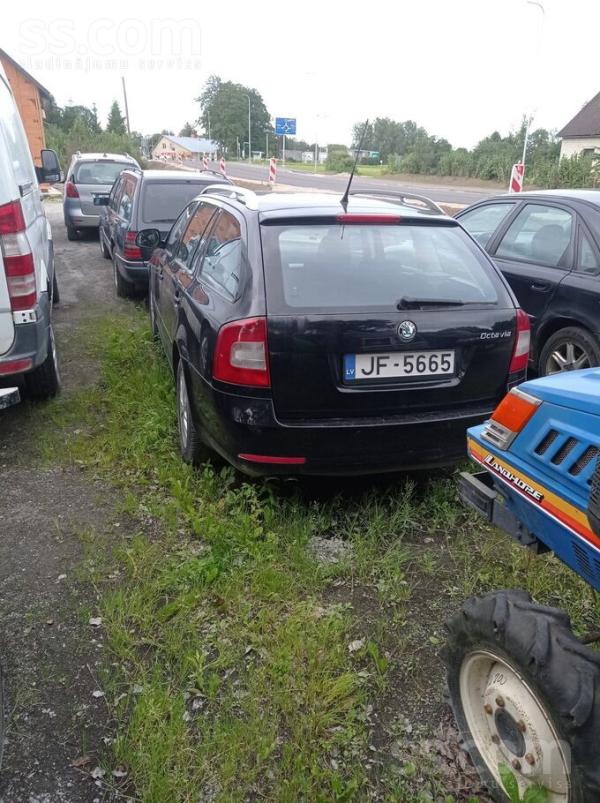 Шкода Октавия 2009 в Огре на AUTOMOTO.COM.LV Синий Шкода Октавия 2009 в Огре, объемом двигателя 2.00 л и пробегом 352 тыс. км за 1300 €, фото 9 на AUTOMOTO.COM.LV