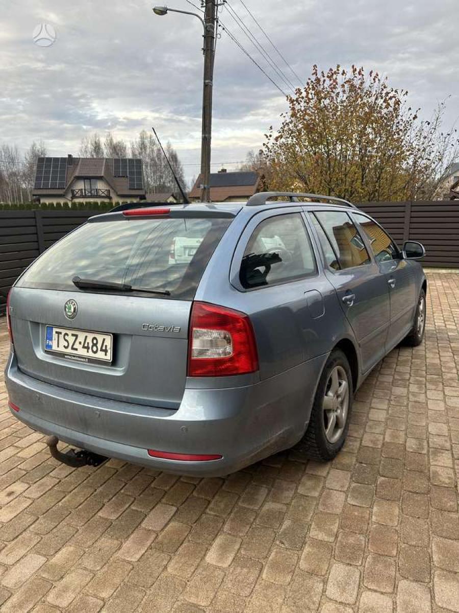 Zils Skoda Octavia 2010 Plungė, ar dzinēja tilpumu 1.40 L un nobraukumu 287 tūkst. km par 3500 €, foto 4 vietnē AUTOMOTO.COM.LV