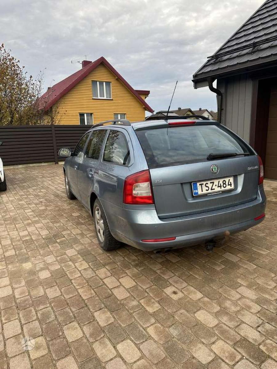 Zils Skoda Octavia 2010 Plungė, ar dzinēja tilpumu 1.40 L un nobraukumu 287 tūkst. km par 3500 €, foto 5 vietnē AUTOMOTO.COM.LV