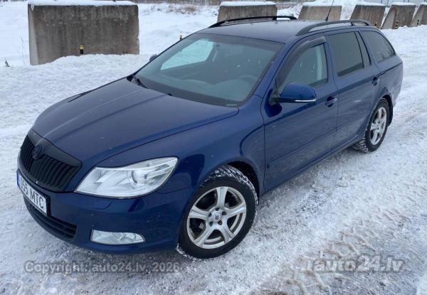Zils Skoda Octavia 2010 Pērnava, ar dzinēja tilpumu 1.60 L un nobraukumu 304 tūkst. km par 3800 €, foto 1 vietnē AUTOMOTO.COM.LV