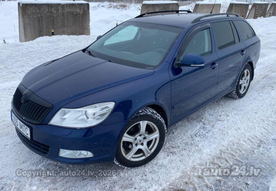 Zils Skoda Octavia 2010 Pērnava, ar dzinēja tilpumu 1.60 L un nobraukumu 304 tūkst. km par 3800 €, foto 1 vietnē AUTOMOTO.COM.LV