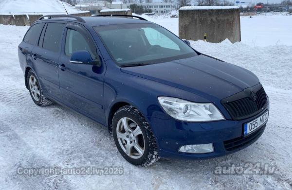 Zils Skoda Octavia 2010 Pērnava, ar dzinēja tilpumu 1.60 L un nobraukumu 304 tūkst. km par 3800 €, foto 6 vietnē AUTOMOTO.COM.LV