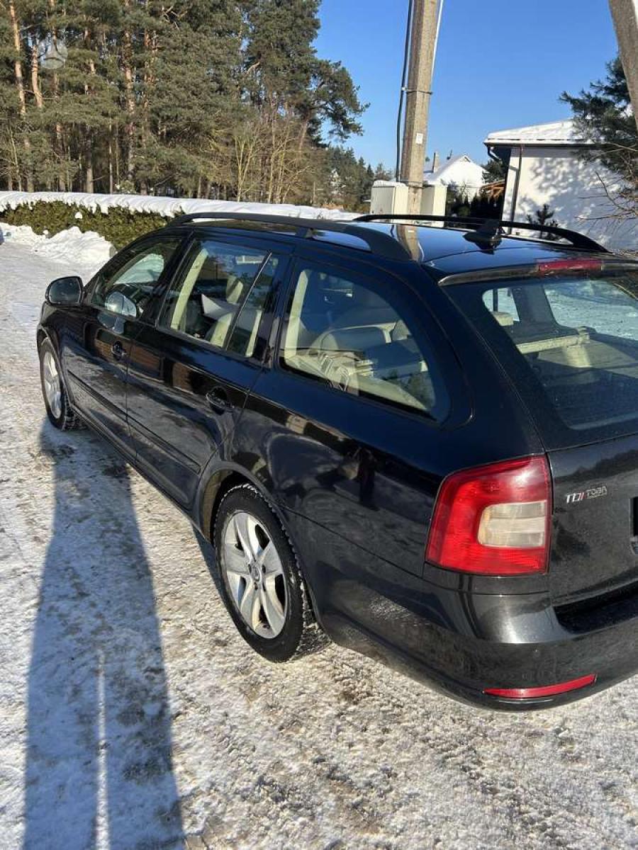 Zils Skoda Octavia 2010 Ukmergė, ar dzinēja tilpumu 1.97 L un nobraukumu 430 tūkst. km par 2450 €, foto 3 vietnē AUTOMOTO.COM.LV