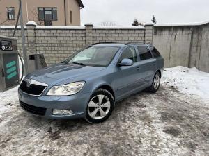 Blue Skoda Octavia 2010 in Kaunas, with an engine capacity of 1.97 L and mileage of 261 thousand km for 3700 €, photo  on AUTOMOTO.COM.LV