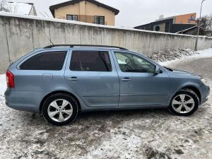 Blue Skoda Octavia 2010 in Kaunas, with an engine capacity of 1.97 L and mileage of 261 thousand km for 3700 €, photo 5 on AUTOMOTO.COM.LV
