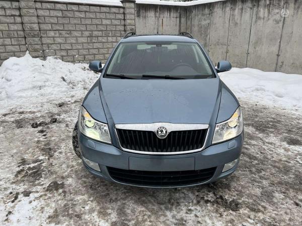 Blue Skoda Octavia 2010 in Kaunas, with an engine capacity of 1.97 L and mileage of 261 thousand km for 3700 €, photo 7 on AUTOMOTO.COM.LV
