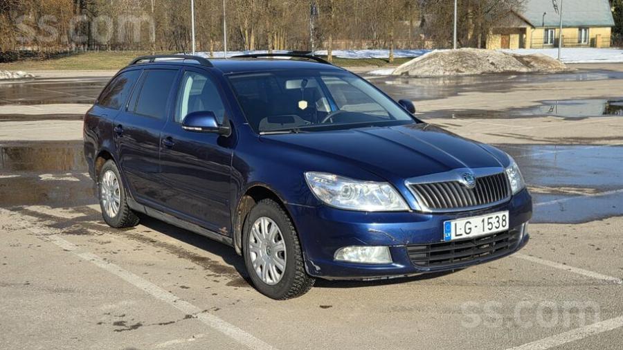 Синий Шкода Октавия 2010 в Екабпилс, объемом двигателя 1.60 л и пробегом 372 тыс. км за 1750 €, фото 1 на AUTOMOTO.COM.LV