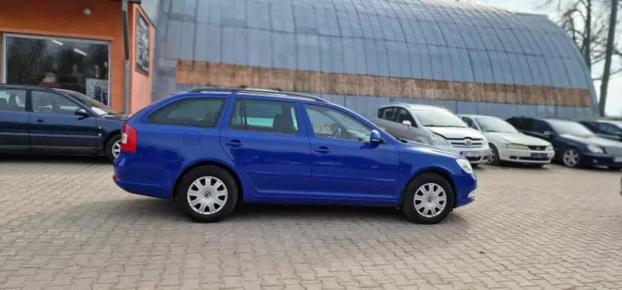 Zils Skoda Octavia 2010 Valmiera, ar dzinēja tilpumu 1.80 L un nobraukumu 224 tūkst. km par 2300 €, foto 3 vietnē AUTOMOTO.COM.LV