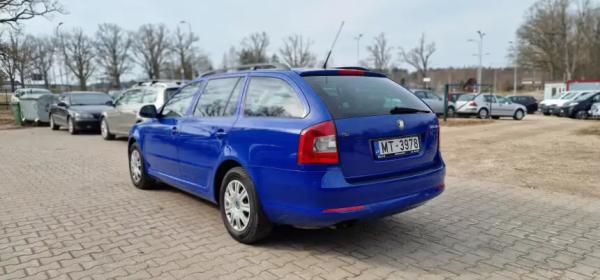 Zils Skoda Octavia 2010 Valmiera, ar dzinēja tilpumu 1.80 L un nobraukumu 224 tūkst. km par 2300 €, foto 4 vietnē AUTOMOTO.COM.LV