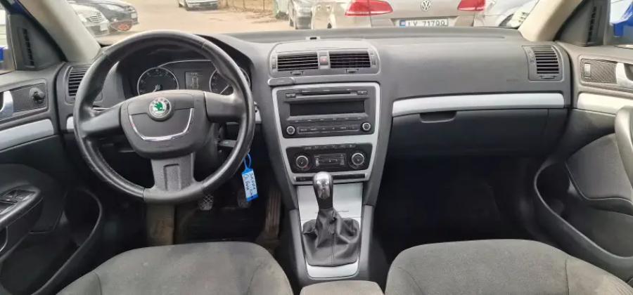Zils Skoda Octavia 2010 Valmiera, ar dzinēja tilpumu 1.80 L un nobraukumu 224 tūkst. km par 2300 €, foto 8 vietnē AUTOMOTO.COM.LV