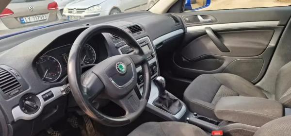 Zils Skoda Octavia 2010 Valmiera, ar dzinēja tilpumu 1.80 L un nobraukumu 224 tūkst. km par 2300 €, foto 8 vietnē AUTOMOTO.COM.LV