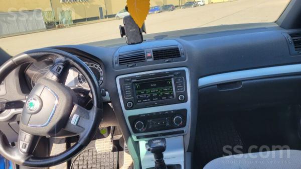 Zils Skoda Octavia 2010 Talsi, ar dzinēja tilpumu 2.00 L un nobraukumu 0 tūkst. km par 3700 €, foto 5 vietnē AUTOMOTO.COM.LV