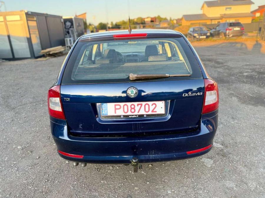 Zils Skoda Octavia 2010 Kauņa, ar dzinēja tilpumu 1.90 L un nobraukumu 271 tūkst. km par 2650 €, foto 5 vietnē AUTOMOTO.COM.LV