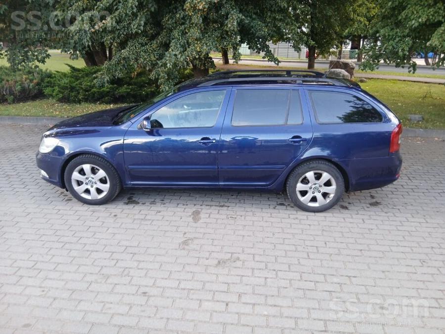 Zils Skoda Octavia 2010 Ogre, ar dzinēja tilpumu 2.00 L un nobraukumu 228 tūkst. km par 2790 €, foto 3 vietnē AUTOMOTO.COM.LV