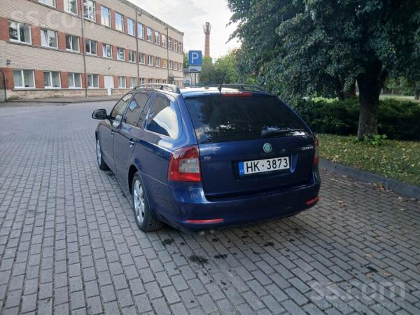 Zils Skoda Octavia 2010 Ogre, ar dzinēja tilpumu 2.00 L un nobraukumu 228 tūkst. km par 2790 €, foto 3 vietnē AUTOMOTO.COM.LV