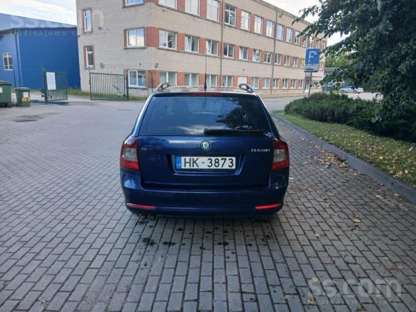 Zils Skoda Octavia 2010 Ogre, ar dzinēja tilpumu 2.00 L un nobraukumu 228 tūkst. km par 2790 €, foto 4 vietnē AUTOMOTO.COM.LV