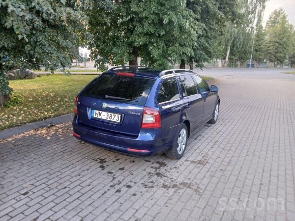 Zils Skoda Octavia 2010 Ogre, ar dzinēja tilpumu 2.00 L un nobraukumu 228 tūkst. km par 2790 €, foto 5 vietnē AUTOMOTO.COM.LV