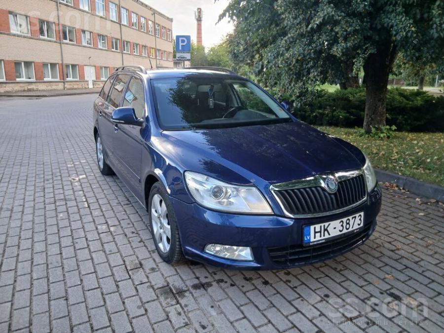 Zils Skoda Octavia 2010 Ogre, ar dzinēja tilpumu 2.00 L un nobraukumu 228 tūkst. km par 2790 €, foto 8 vietnē AUTOMOTO.COM.LV