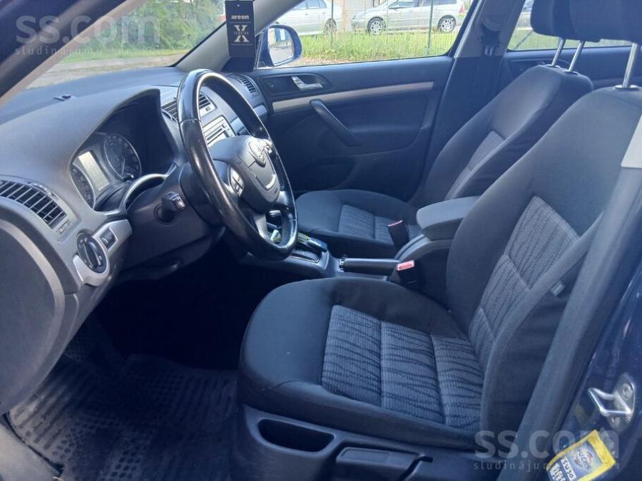 Zils Skoda Octavia 2010 Ogre, ar dzinēja tilpumu 2.00 L un nobraukumu 228 tūkst. km par 2790 €, foto 11 vietnē AUTOMOTO.COM.LV