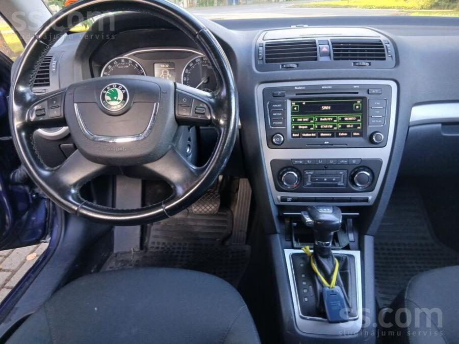 Zils Skoda Octavia 2010 Ogre, ar dzinēja tilpumu 2.00 L un nobraukumu 228 tūkst. km par 2790 €, foto 14 vietnē AUTOMOTO.COM.LV