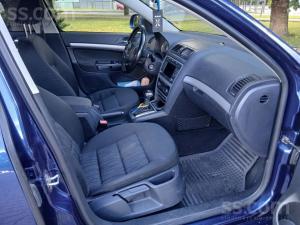 Zils Skoda Octavia 2010 Ogre, ar dzinēja tilpumu 2.00 L un nobraukumu 228 tūkst. km par 2790 €, foto 17 vietnē AUTOMOTO.COM.LV