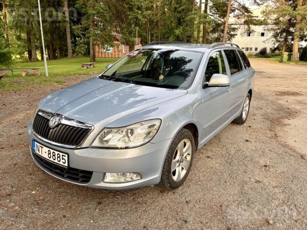 Blue Skoda Octavia 2010 in Jekabpils, with an engine capacity of 1.60 L and mileage of 306 thousand km for 1950 €, photo 1 on AUTOMOTO.COM.LV