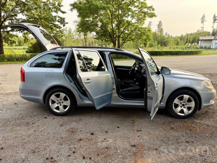 Zils Skoda Octavia 2010 Jēkabpils, ar dzinēja tilpumu 1.60 L un nobraukumu 306 tūkst. km par 1950 €, foto 5 vietnē AUTOMOTO.COM.LV