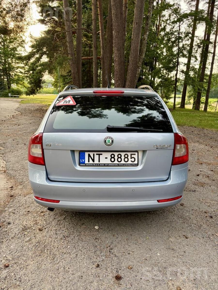 Zils Skoda Octavia 2010 Jēkabpils, ar dzinēja tilpumu 1.60 L un nobraukumu 306 tūkst. km par 1950 €, foto 9 vietnē AUTOMOTO.COM.LV