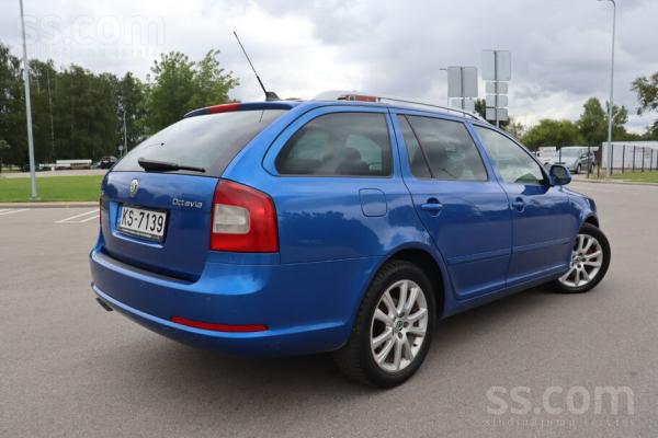 Zils Skoda Octavia 2010 Rīga, ar dzinēja tilpumu 2.00 L un nobraukumu 375 tūkst. km par 3490 €, foto 5 vietnē AUTOMOTO.COM.LV