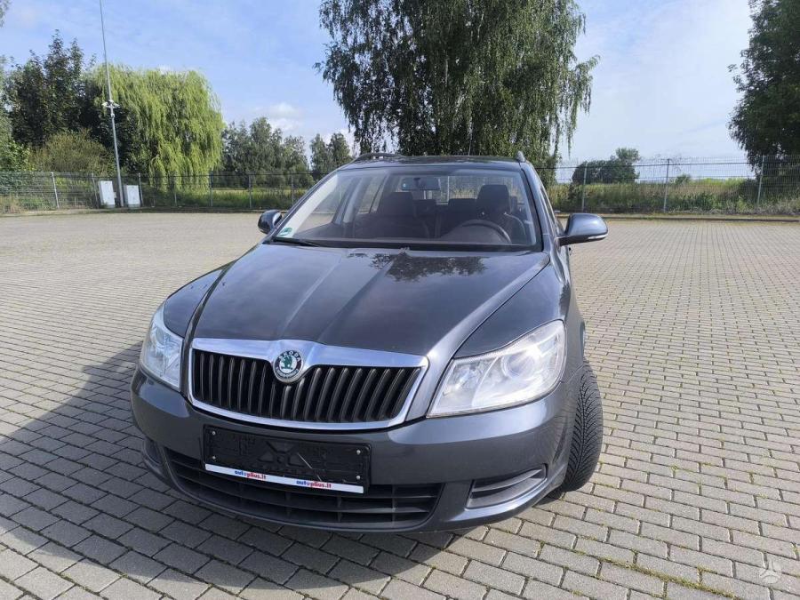 Zils Skoda Octavia 2010 Marijampole, ar dzinēja tilpumu 1.60 L un nobraukumu 270 tūkst. km par 2799 €, foto 1 vietnē AUTOMOTO.COM.LV