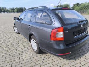 Zils Skoda Octavia 2010 Marijampole, ar dzinēja tilpumu 1.60 L un nobraukumu 270 tūkst. km par 2799 €, foto 5 vietnē AUTOMOTO.COM.LV