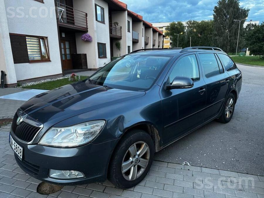 Синий Шкода Октавия 2010 в Рига, объемом двигателя 1.60 л и пробегом 345 тыс. км за 1000 €, фото 3 на AUTOMOTO.COM.LV