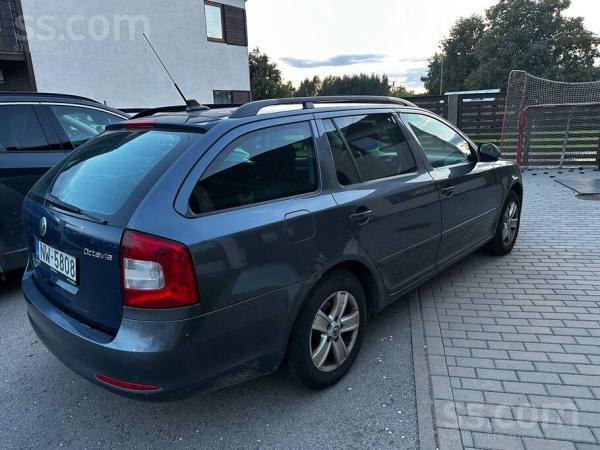 Blue Skoda Octavia 2010 in Riga, with an engine capacity of 1.60 L and mileage of 345 thousand km for 1000 €, photo 3 on AUTOMOTO.COM.LV