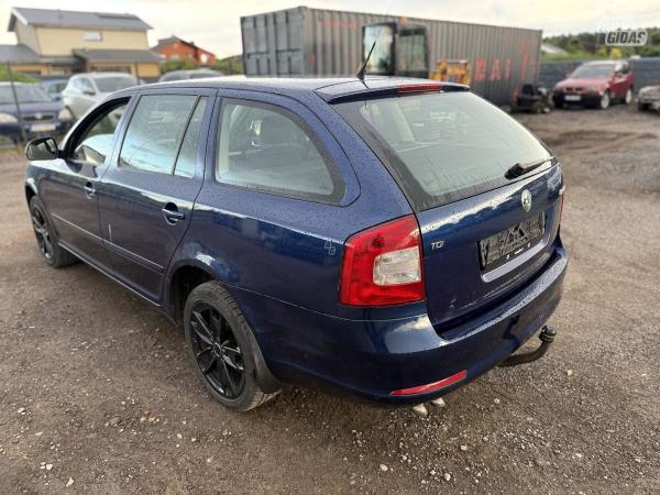 Blue Skoda Octavia 2010 in Kaunas, with an engine capacity of 1.90 L and mileage of 274 thousand km for 2499 €, photo 7 on AUTOMOTO.COM.LV