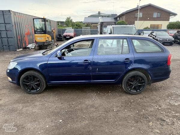 Blue Skoda Octavia 2010 in Kaunas, with an engine capacity of 1.90 L and mileage of 274 thousand km for 2499 €, photo 8 on AUTOMOTO.COM.LV