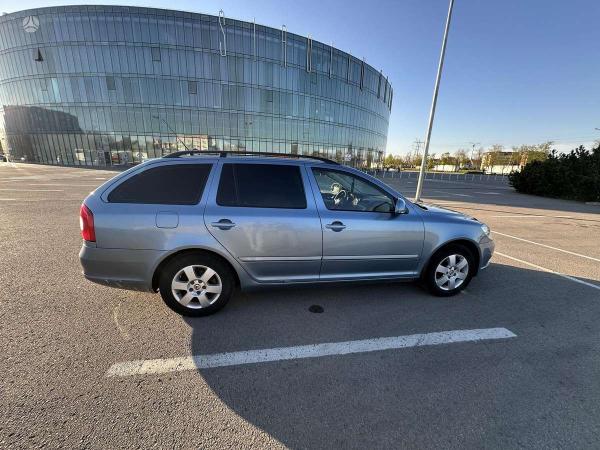 Zils Skoda Octavia 2010 Šauļi, ar dzinēja tilpumu 1.60 L un nobraukumu 240 tūkst. km par 3800 €, foto 9 vietnē AUTOMOTO.COM.LV