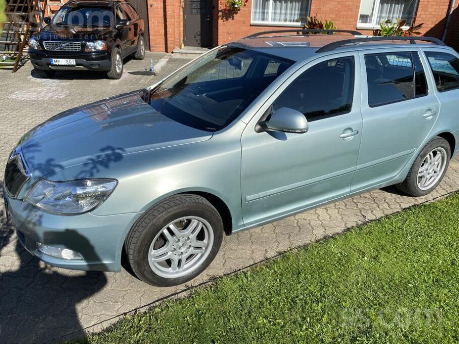 Blue Skoda Octavia 2010 in Valmiera, with an engine capacity of 1.60 L and mileage of 235 thousand km for 4700 €, photo 5 on AUTOMOTO.COM.LV