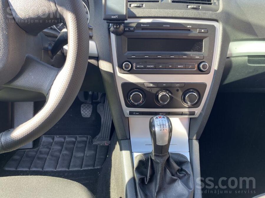 Blue Skoda Octavia 2010 in Valmiera, with an engine capacity of 1.60 L and mileage of 235 thousand km for 4700 €, photo 13 on AUTOMOTO.COM.LV