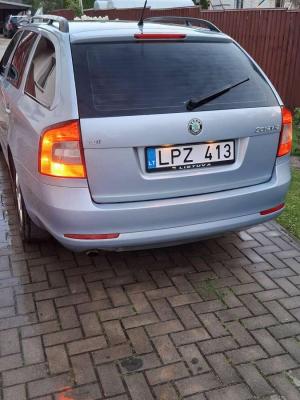 Blue Skoda Octavia 2010 in Vilnius, with an engine capacity of 1.60 L and mileage of 374 thousand km for 2200 €, photo 3 on AUTOMOTO.COM.LV