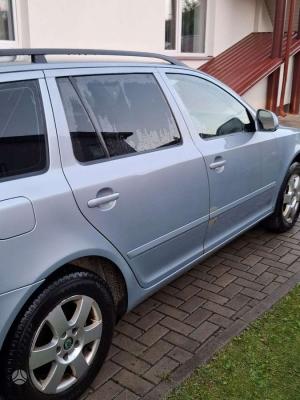 Blue Skoda Octavia 2010 in Vilnius, with an engine capacity of 1.60 L and mileage of 374 thousand km for 2200 €, photo 4 on AUTOMOTO.COM.LV