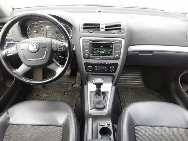 Zils Skoda Octavia 2011 Kuldīga, ar dzinēja tilpumu 1.80 L un nobraukumu 258 tūkst. km par 2200 €, foto 5 vietnē AUTOMOTO.COM.LV