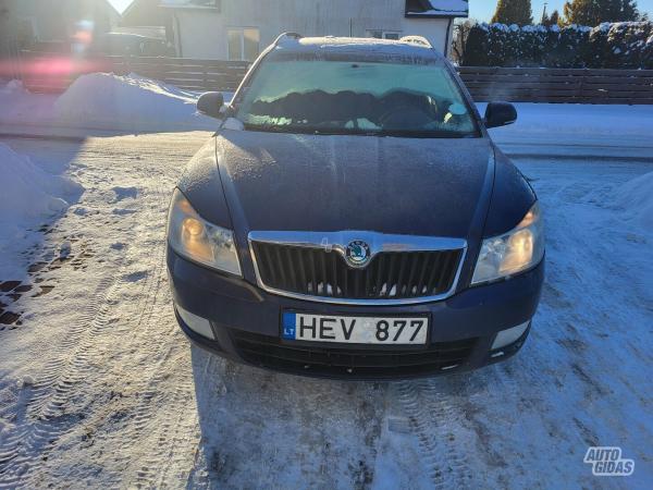 Zils Skoda Octavia 2011 Mažeikiai, ar dzinēja tilpumu 1.60 L un nobraukumu 372 tūkst. km par 1850 €, foto 2 vietnē AUTOMOTO.COM.LV