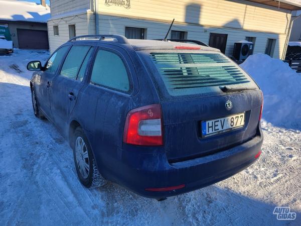 Zils Skoda Octavia 2011 Mažeikiai, ar dzinēja tilpumu 1.60 L un nobraukumu 372 tūkst. km par 1850 €, foto 7 vietnē AUTOMOTO.COM.LV
