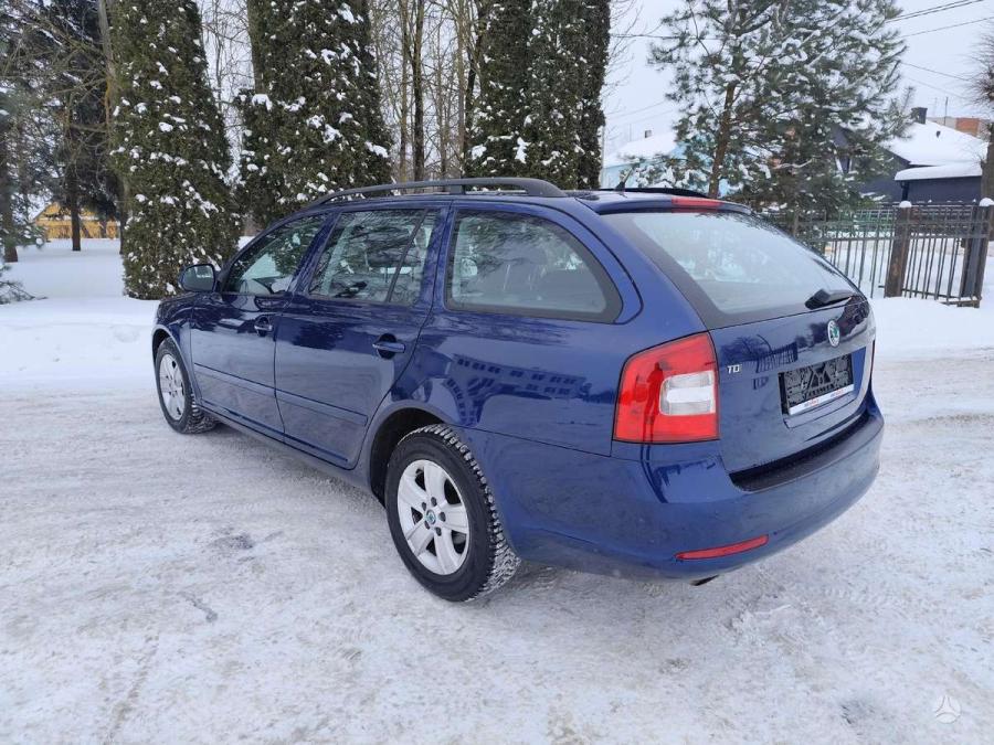 Zils Skoda Octavia 2011 Kauņa, ar dzinēja tilpumu 1.60 L un nobraukumu 277 tūkst. km par 3250 €, foto 11 vietnē AUTOMOTO.COM.LV