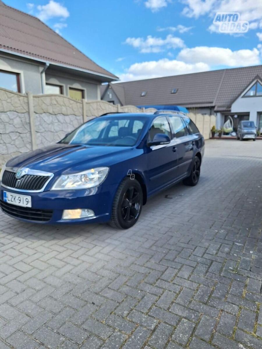 Blue Skoda Octavia 2011 in Kelme, with an engine capacity of 2.00 L and mileage of 246 thousand km for 3150 €, photo 4 on AUTOMOTO.COM.LV
