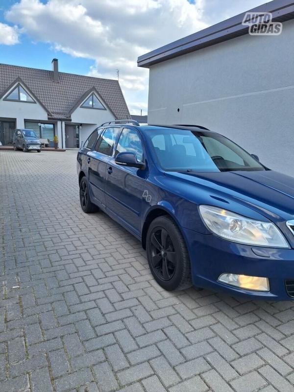 Blue Skoda Octavia 2011 in Kelme, with an engine capacity of 2.00 L and mileage of 246 thousand km for 3150 €, photo 4 on AUTOMOTO.COM.LV