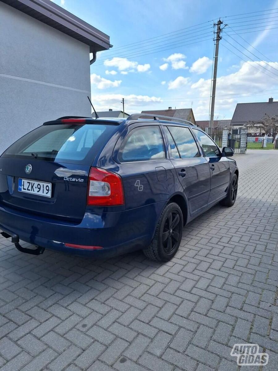 Blue Skoda Octavia 2011 in Kelme, with an engine capacity of 2.00 L and mileage of 246 thousand km for 3150 €, photo 7 on AUTOMOTO.COM.LV