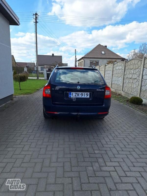 Blue Skoda Octavia 2011 in Kelme, with an engine capacity of 2.00 L and mileage of 246 thousand km for 3150 €, photo 10 on AUTOMOTO.COM.LV
