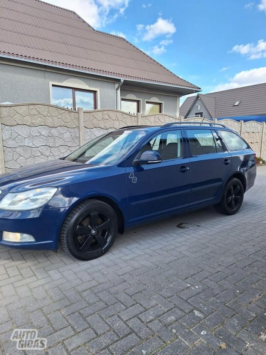 Blue Skoda Octavia 2011 in Kelme, with an engine capacity of 2.00 L and mileage of 246 thousand km for 3150 €, photo 13 on AUTOMOTO.COM.LV